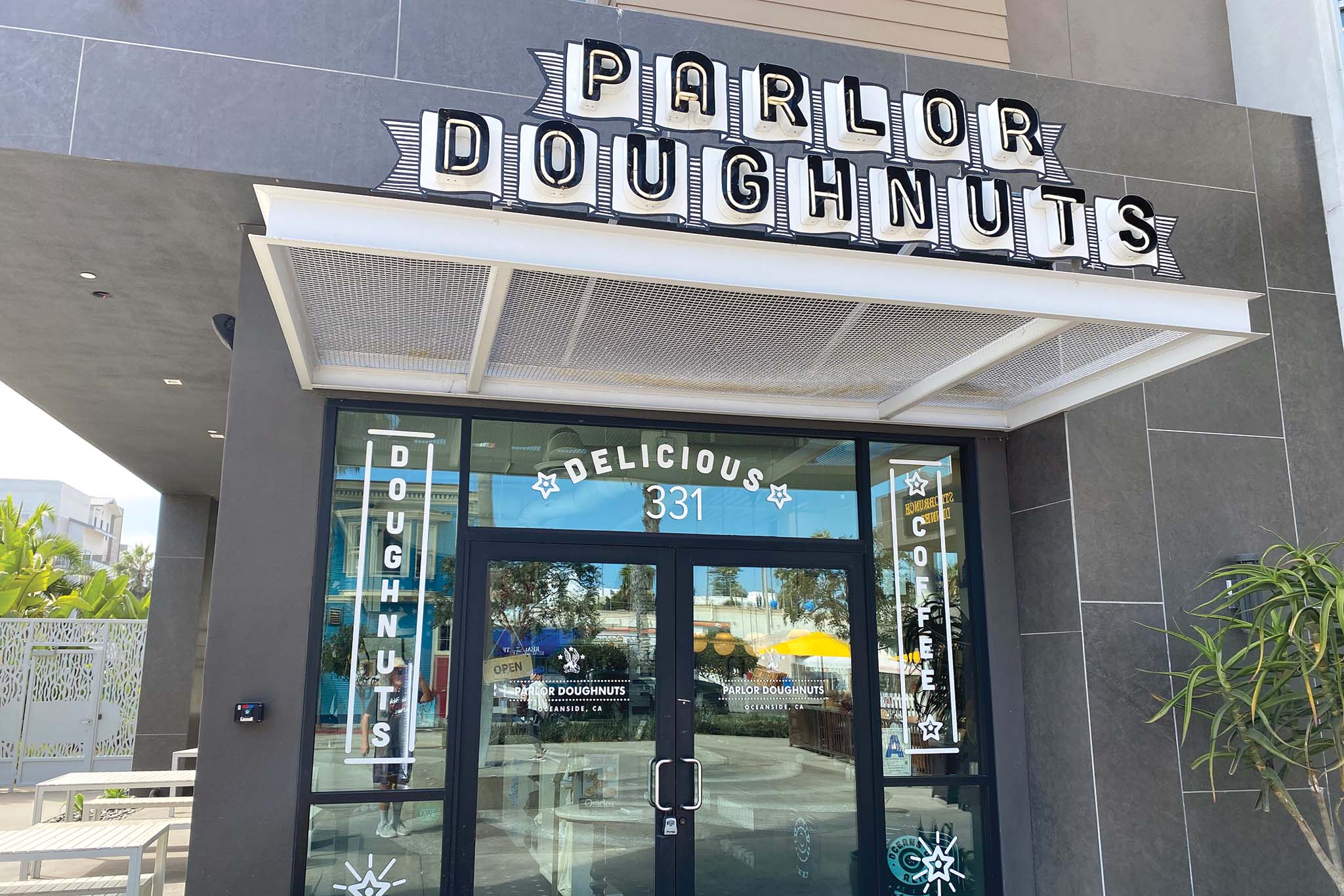 Oceanside's Parlor Donuts – best in the galaxy | San Diego Reader